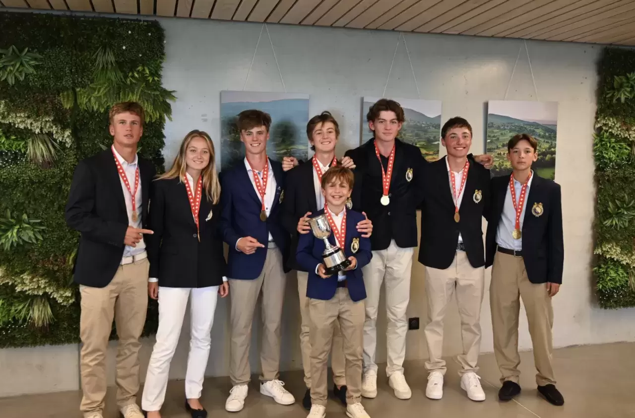 Zumikon gewinnt den Junioren-Interclub | Golf.ch